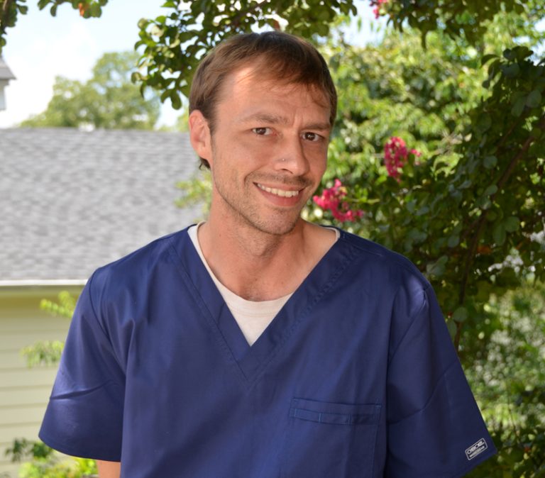 Robbie Leach, LMT (2002), CA – Leach Chiropractic